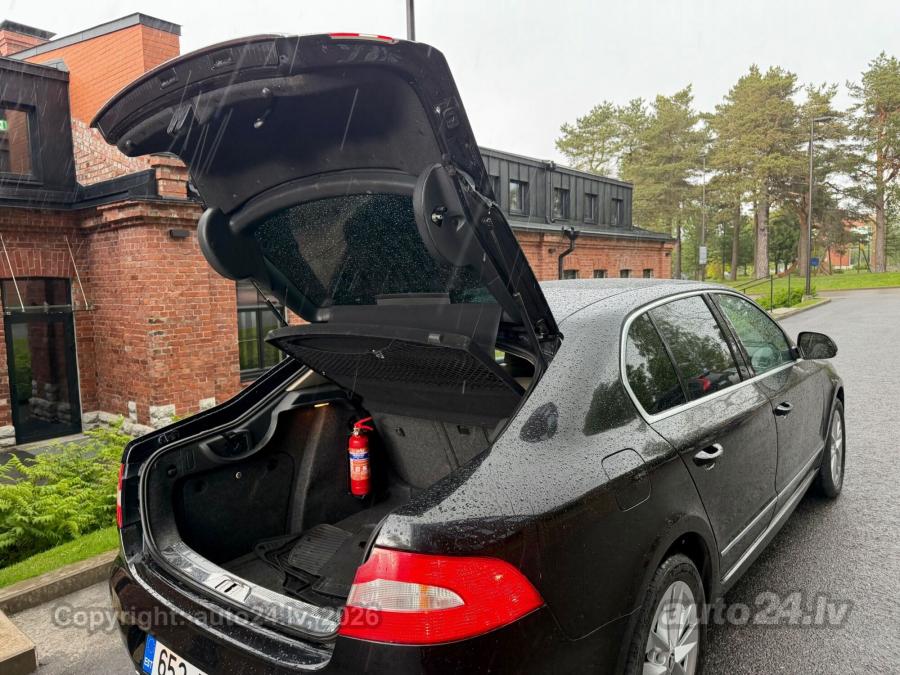 Black Skoda SuperB 2008 in Tallinn, with an engine capacity of 3.60 L and mileage of 232 thousand km for 4999 €, photo 24 on AUTOMOTO.COM.LV
