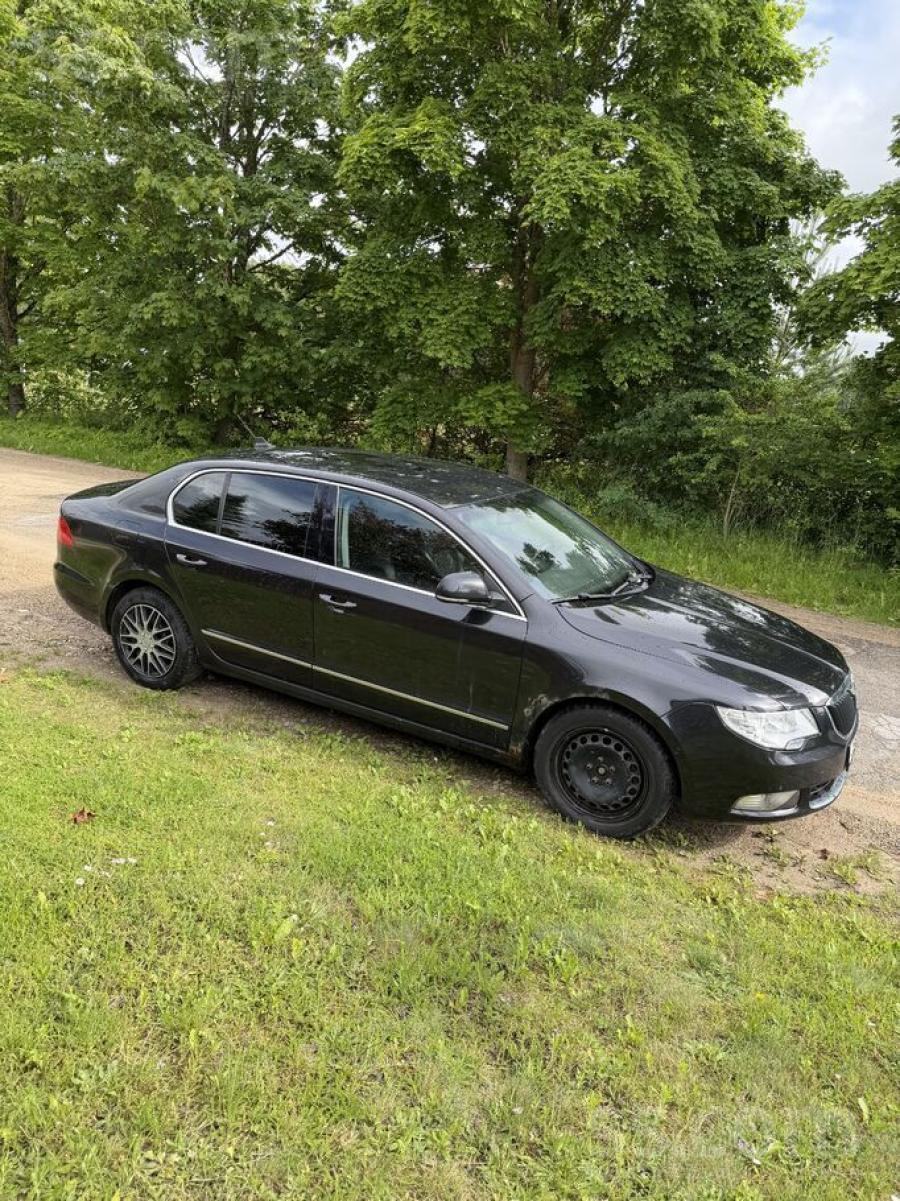 Melns Skoda SuperB 2008 Rīga, ar dzinēja tilpumu 2.00 L un nobraukumu 408 tūkst. km par 2200 €, foto 5 vietnē AUTOMOTO.COM.LV