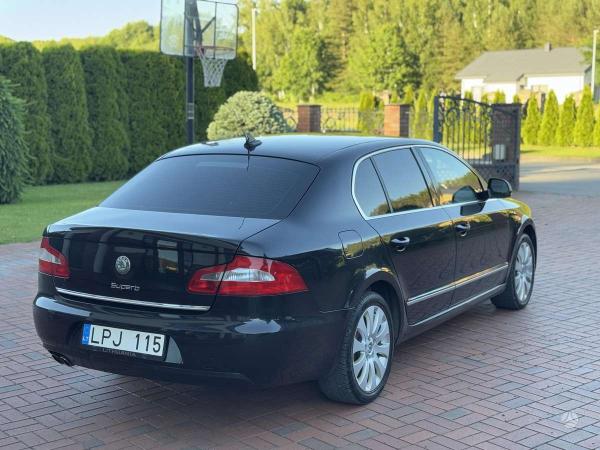 Black Skoda SuperB 2008 in Klaipeda, with an engine capacity of 1.78 L and mileage of 195 thousand km for 3750 €, photo 5 on AUTOMOTO.COM.LV