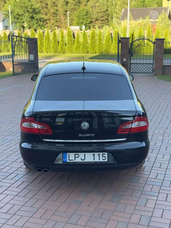 Black Skoda SuperB 2008 in Klaipeda, with an engine capacity of 1.78 L and mileage of 195 thousand km for 3750 €, photo 7 on AUTOMOTO.COM.LV