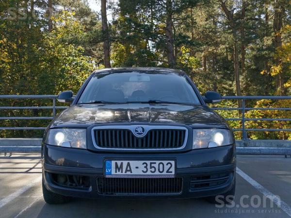 Skoda SuperB 2008 Rīga vietnē Melns Skoda SuperB 2008 Rīga, ar dzinēja tilpumu 2.00 L un nobraukumu 296 tūkst. km par 1400 €, foto 7 vietnē AUTOMOTO.COM.LV