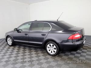 Melns Skoda SuperB 2009 Tallina, ar dzinēja tilpumu 2.00 L un nobraukumu 372 tūkst. km par 2499 €, foto 5 vietnē AUTOMOTO.COM.LV