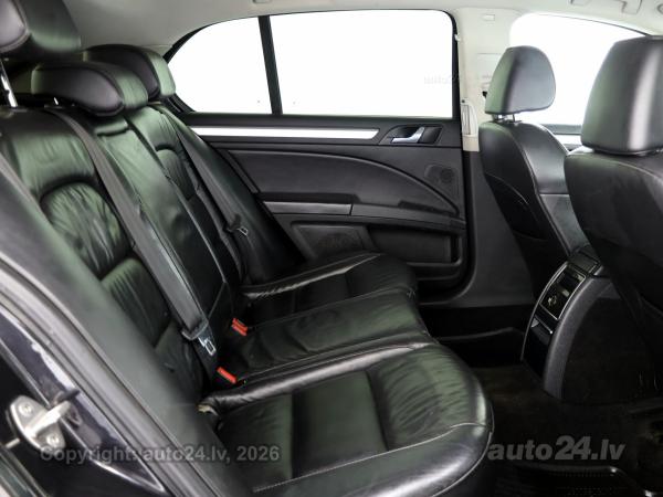 Black Skoda SuperB 2009 in Tallinn, with an engine capacity of 2.00 L and mileage of 372 thousand km for 2499 €, photo 7 on AUTOMOTO.COM.LV
