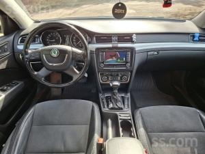 Melns Skoda SuperB 2009 Jūrmala, ar dzinēja tilpumu 2.00 L un nobraukumu 249 tūkst. km par 4300 €, foto 6 vietnē AUTOMOTO.COM.LV