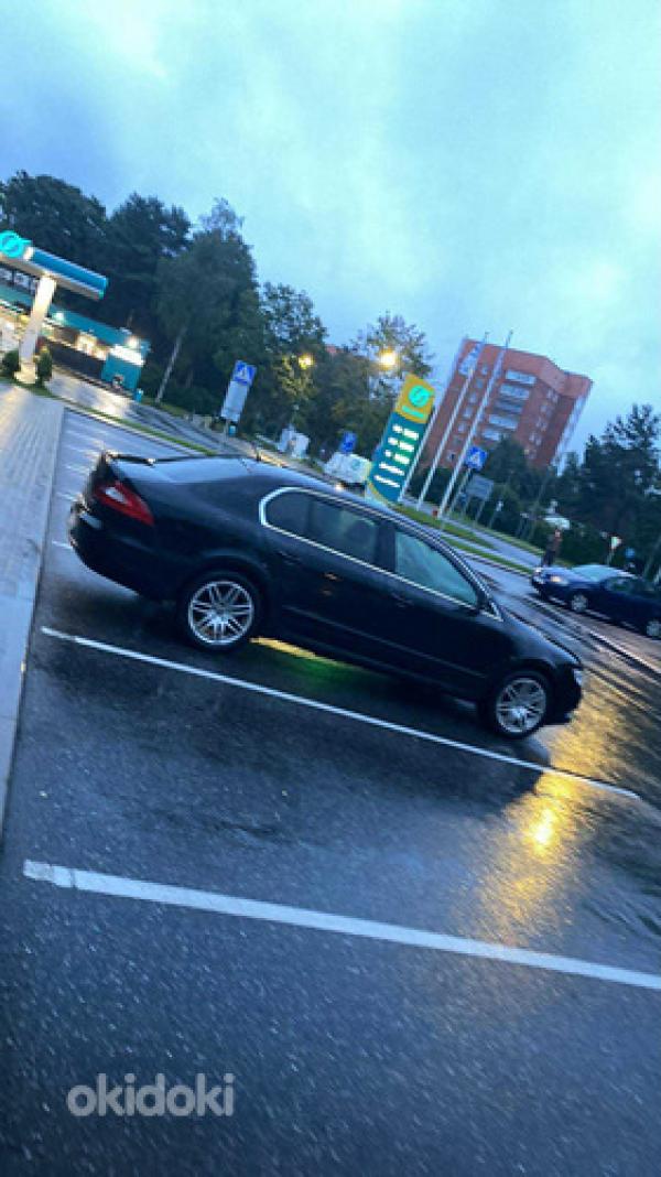 Black Skoda SuperB 2009 in Johvi, with an engine capacity of 1.90 L and mileage of 396 thousand km for 2500 €, photo 1 on AUTOMOTO.COM.LV