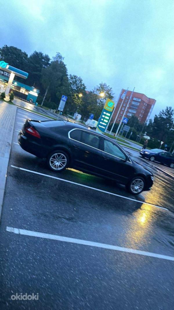 Black Skoda SuperB 2009 in Johvi, with an engine capacity of 1.90 L and mileage of 396 thousand km for 2500 €, photo 7 on AUTOMOTO.COM.LV