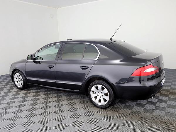 Black Skoda SuperB 2009 in Tallinn, with an engine capacity of 2.00 L and mileage of 372 thousand km for 2099 €, photo 4 on AUTOMOTO.COM.LV