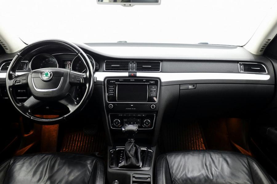 Melns Skoda SuperB 2009 Tallina, ar dzinēja tilpumu 2.00 L un nobraukumu 372 tūkst. km par 2099 €, foto 6 vietnē AUTOMOTO.COM.LV