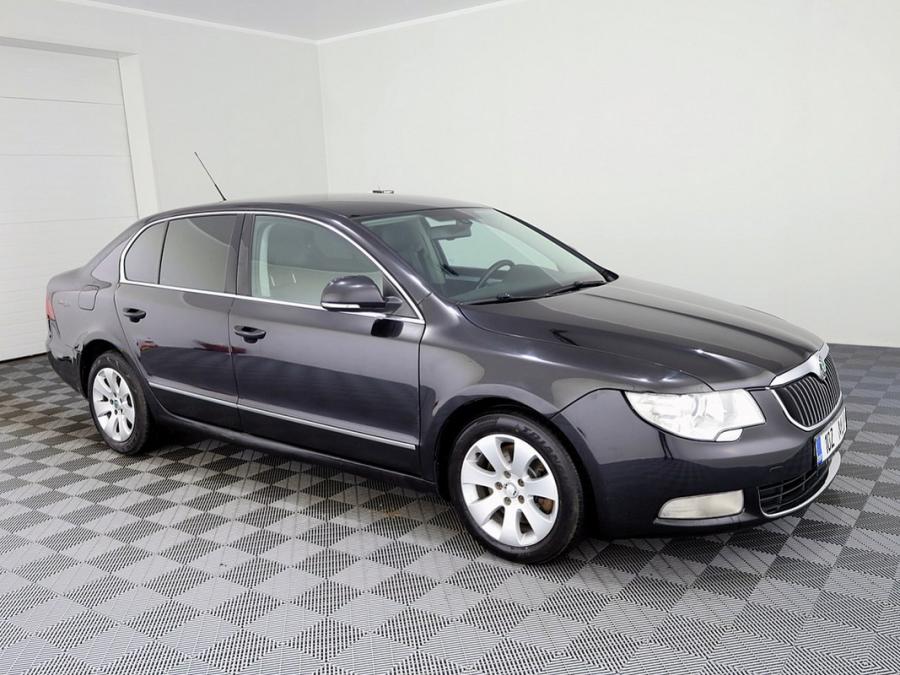 Melns Skoda SuperB 2009 Tallina, ar dzinēja tilpumu 2.00 L un nobraukumu 372 tūkst. km par 2099 €, foto 9 vietnē AUTOMOTO.COM.LV