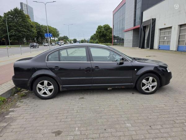 Melns Skoda SuperB 2009 Klaipėda, ar dzinēja tilpumu 1.90 L un nobraukumu 286 tūkst. km par 1200 €, foto 4 vietnē AUTOMOTO.COM.LV