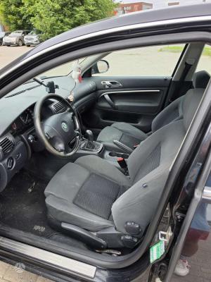 Melns Skoda SuperB 2009 Klaipėda, ar dzinēja tilpumu 1.90 L un nobraukumu 286 tūkst. km par 1200 €, foto 9 vietnē AUTOMOTO.COM.LV