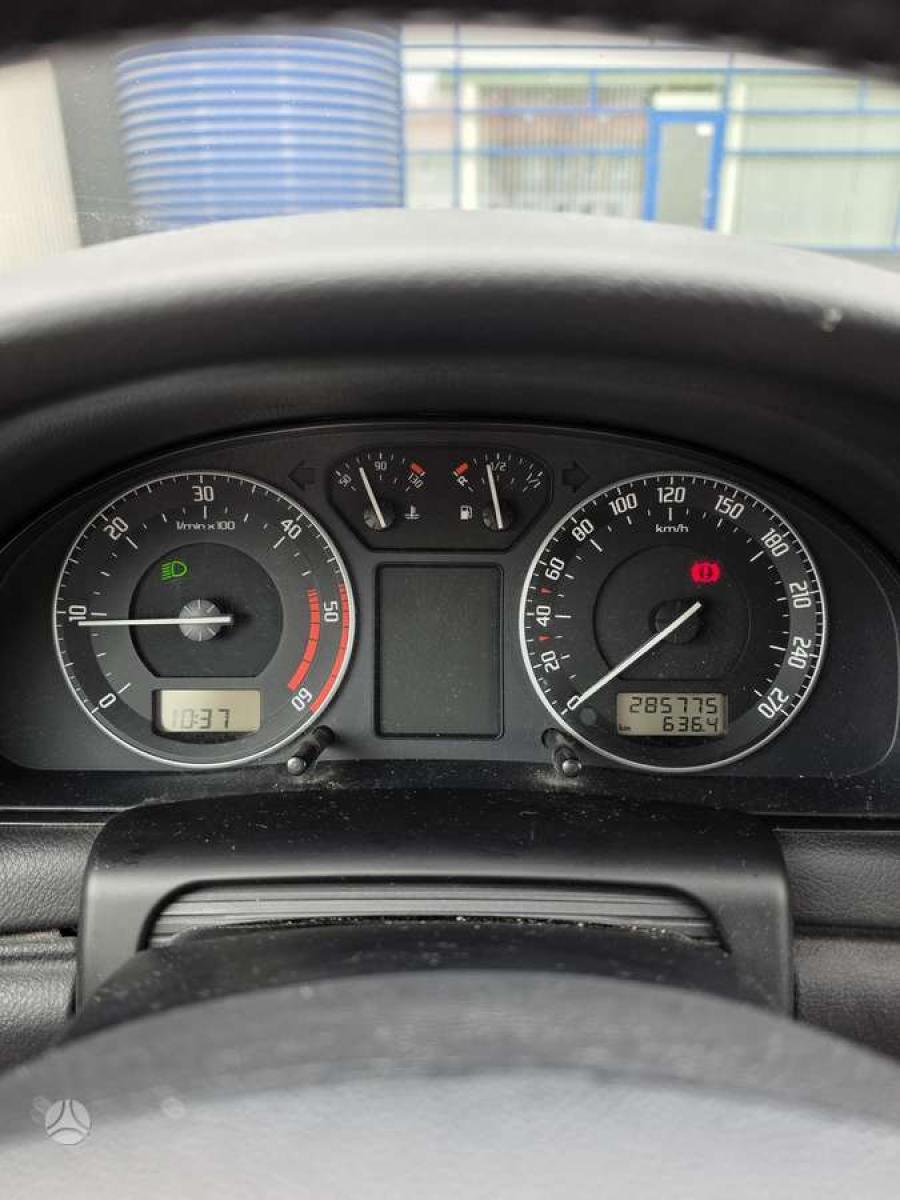 Melns Skoda SuperB 2009 Klaipėda, ar dzinēja tilpumu 1.90 L un nobraukumu 286 tūkst. km par 1200 €, foto 12 vietnē AUTOMOTO.COM.LV