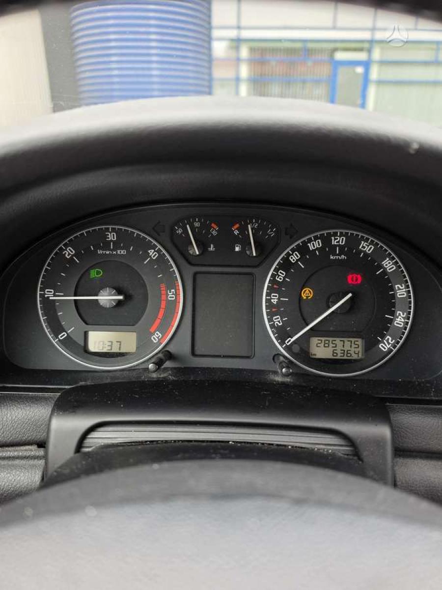 Melns Skoda SuperB 2009 Klaipėda, ar dzinēja tilpumu 1.90 L un nobraukumu 286 tūkst. km par 1200 €, foto 14 vietnē AUTOMOTO.COM.LV