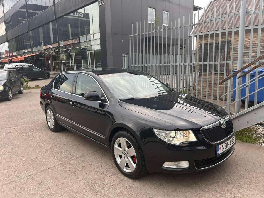 Melns Skoda SuperB 2009 Kauņa, ar dzinēja tilpumu 1.97 L un nobraukumu 320 tūkst. km par 5000 €, foto 1 vietnē AUTOMOTO.COM.LV