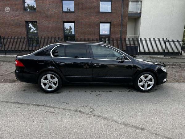 Skoda SuperB 2009 Viļņa vietnē Melns Skoda SuperB 2009 Viļņa, ar dzinēja tilpumu 2.00 L un nobraukumu 340 tūkst. km par 2600 €, foto 4 vietnē AUTOMOTO.COM.LV