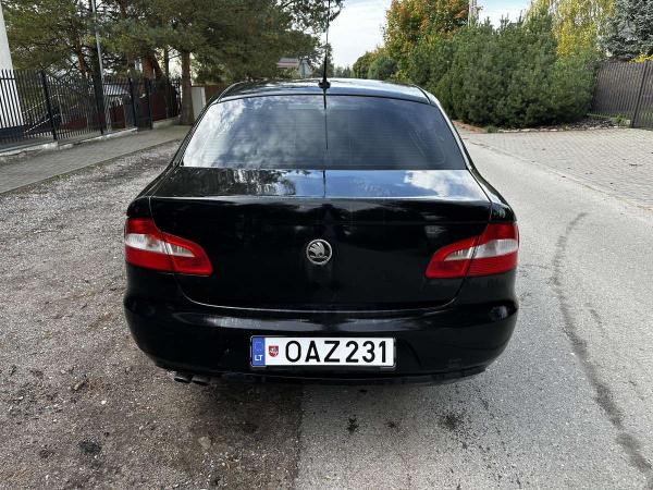 Skoda SuperB 2009 Viļņa vietnē Melns Skoda SuperB 2009 Viļņa, ar dzinēja tilpumu 2.00 L un nobraukumu 340 tūkst. km par 2600 €, foto 6 vietnē AUTOMOTO.COM.LV