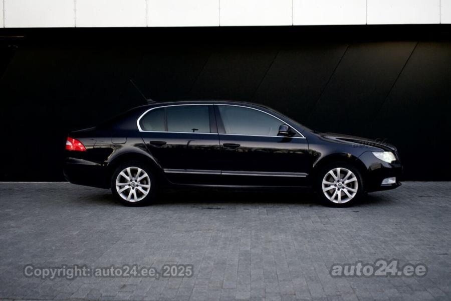 Black Skoda SuperB 2010 in Tallinn, with an engine capacity of 1.80 L and mileage of 294 thousand km for 3399 €, photo 10 on AUTOMOTO.COM.LV