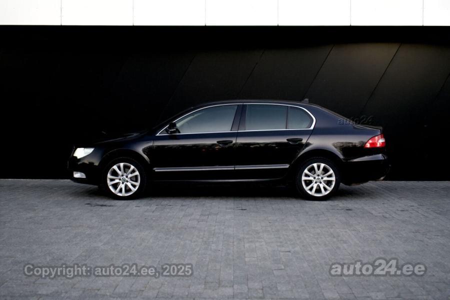 Black Skoda SuperB 2010 in Tallinn, with an engine capacity of 1.80 L and mileage of 294 thousand km for 3399 €, photo 11 on AUTOMOTO.COM.LV