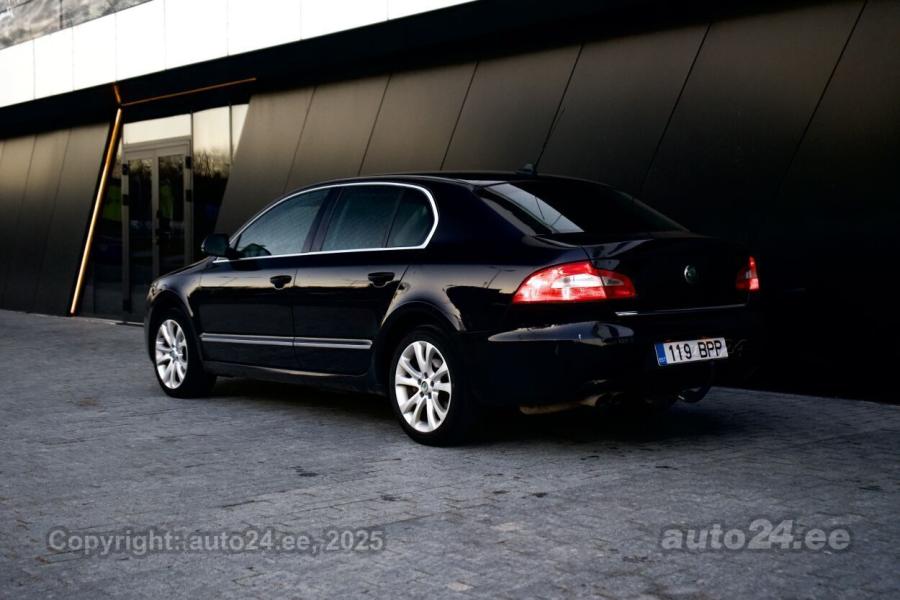 Black Skoda SuperB 2010 in Tallinn, with an engine capacity of 1.80 L and mileage of 294 thousand km for 3399 €, photo 28 on AUTOMOTO.COM.LV