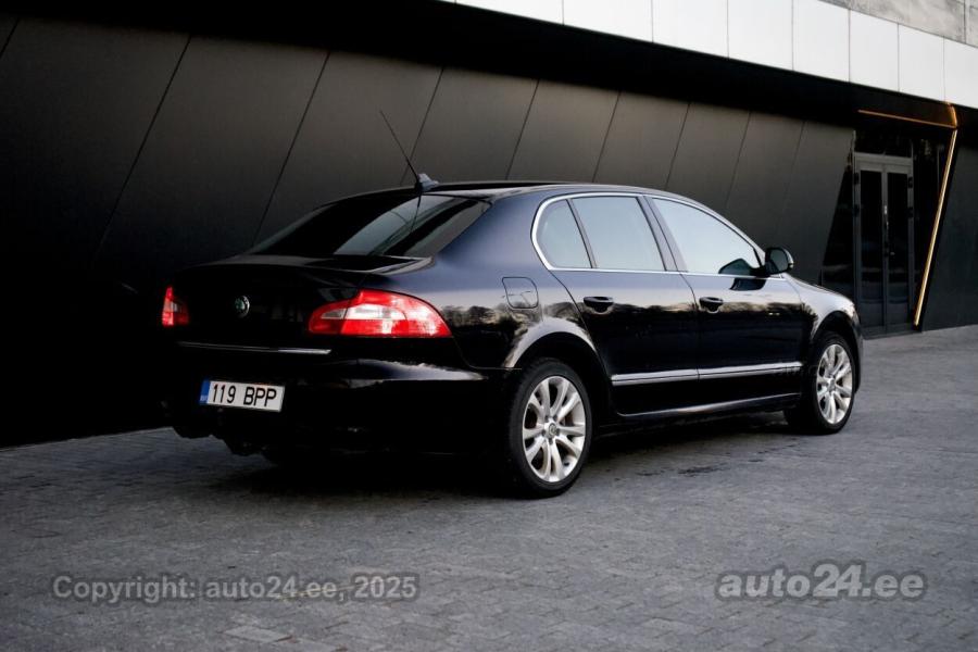 Black Skoda SuperB 2010 in Tallinn, with an engine capacity of 1.80 L and mileage of 294 thousand km for 3399 €, photo 29 on AUTOMOTO.COM.LV