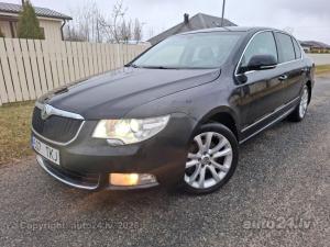 Black Skoda SuperB 2010 in Tartu, with an engine capacity of 2.00 L and mileage of 261 thousand km for 4499 €, photo 4 on AUTOMOTO.COM.LV