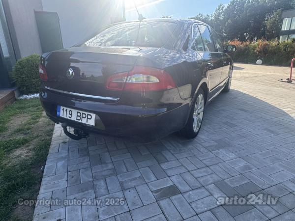 Melns Skoda SuperB 2010 Tallina, ar dzinēja tilpumu 1.80 L un nobraukumu 295 tūkst. km par 3700 €, foto 4 vietnē AUTOMOTO.COM.LV