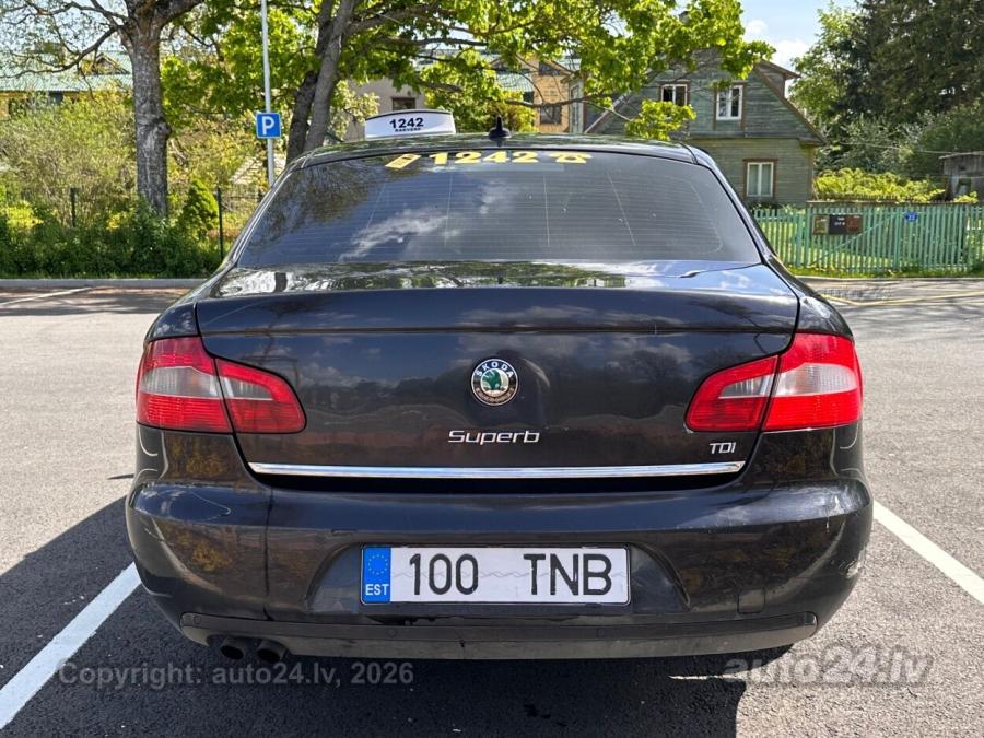 Melns Skoda SuperB 2010 Tallina, ar dzinēja tilpumu 1.60 L un nobraukumu 630 tūkst. km par 1900 €, foto 10 vietnē AUTOMOTO.COM.LV