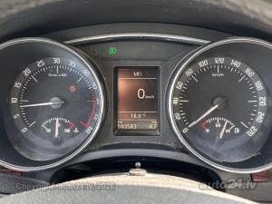 Melns Skoda SuperB 2010 Tallina, ar dzinēja tilpumu 1.60 L un nobraukumu 630 tūkst. km par 1900 €, foto 13 vietnē AUTOMOTO.COM.LV