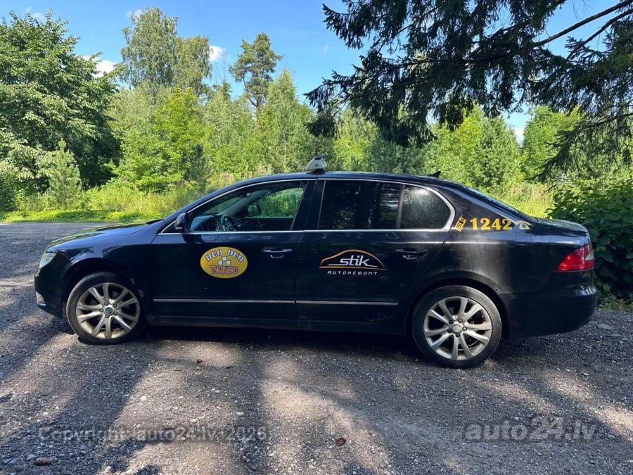 Black Skoda SuperB 2010 in Tallinn, with an engine capacity of 1.60 L and mileage of 630 thousand km for 1499 €, photo 6 on AUTOMOTO.COM.LV