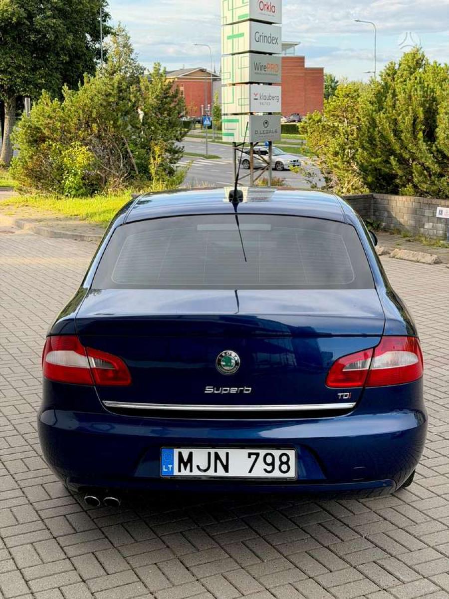 Melns Skoda SuperB 2010 Viļņa, ar dzinēja tilpumu 2.00 L un nobraukumu 288 tūkst. km par 4400 €, foto 7 vietnē AUTOMOTO.COM.LV