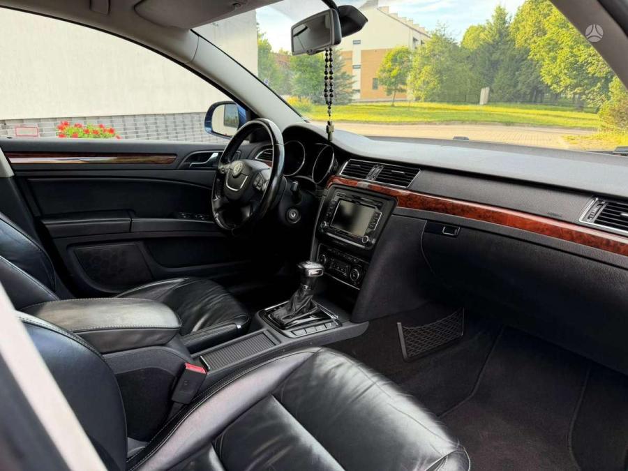Melns Skoda SuperB 2010 Viļņa, ar dzinēja tilpumu 2.00 L un nobraukumu 288 tūkst. km par 4400 €, foto 14 vietnē AUTOMOTO.COM.LV
