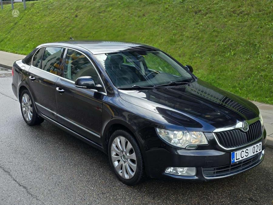 Melns Skoda SuperB 2010 Viļņa, ar dzinēja tilpumu 2.00 L un nobraukumu 260 tūkst. km par 2500 €, foto 4 vietnē AUTOMOTO.COM.LV