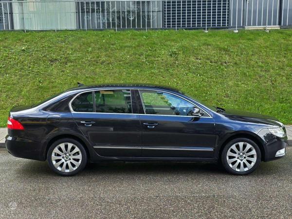 Melns Skoda SuperB 2010 Viļņa, ar dzinēja tilpumu 2.00 L un nobraukumu 260 tūkst. km par 2500 €, foto 4 vietnē AUTOMOTO.COM.LV