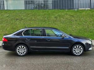 Melns Skoda SuperB 2010 Viļņa, ar dzinēja tilpumu 2.00 L un nobraukumu 260 tūkst. km par 2500 €, foto 5 vietnē AUTOMOTO.COM.LV