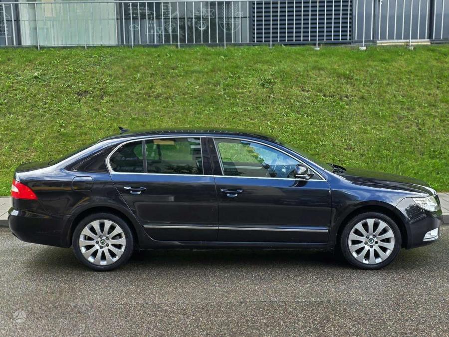 Melns Skoda SuperB 2010 Viļņa, ar dzinēja tilpumu 2.00 L un nobraukumu 260 tūkst. km par 2500 €, foto 5 vietnē AUTOMOTO.COM.LV