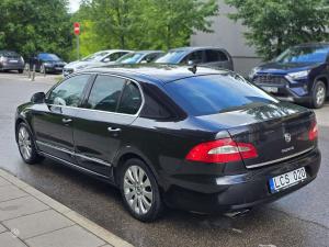 Melns Skoda SuperB 2010 Viļņa, ar dzinēja tilpumu 2.00 L un nobraukumu 260 tūkst. km par 2500 €, foto 8 vietnē AUTOMOTO.COM.LV
