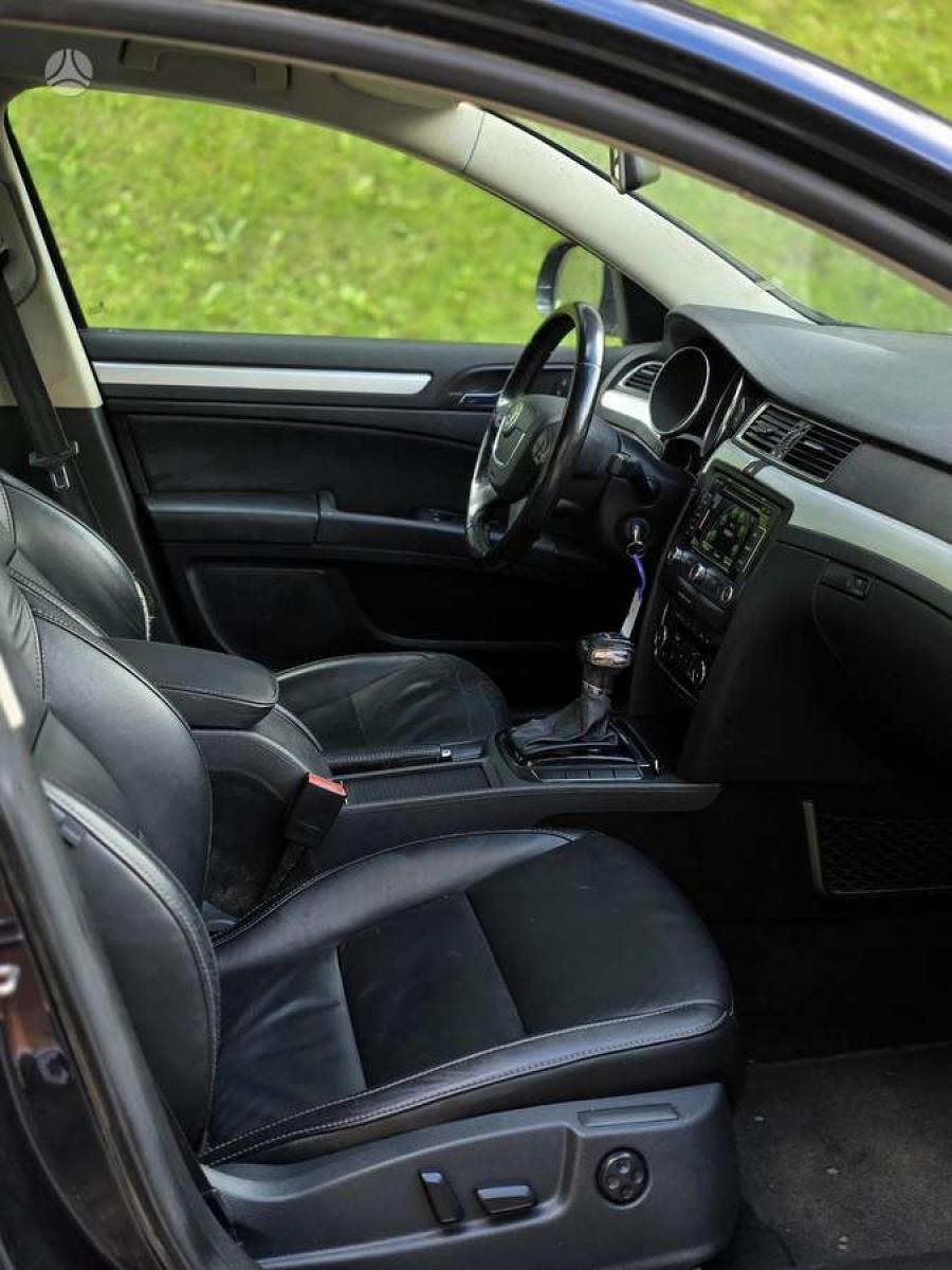 Melns Skoda SuperB 2010 Viļņa, ar dzinēja tilpumu 2.00 L un nobraukumu 260 tūkst. km par 2500 €, foto 9 vietnē AUTOMOTO.COM.LV