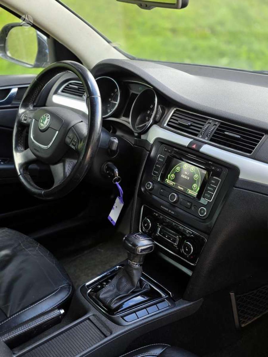 Melns Skoda SuperB 2010 Viļņa, ar dzinēja tilpumu 2.00 L un nobraukumu 260 tūkst. km par 2500 €, foto 10 vietnē AUTOMOTO.COM.LV
