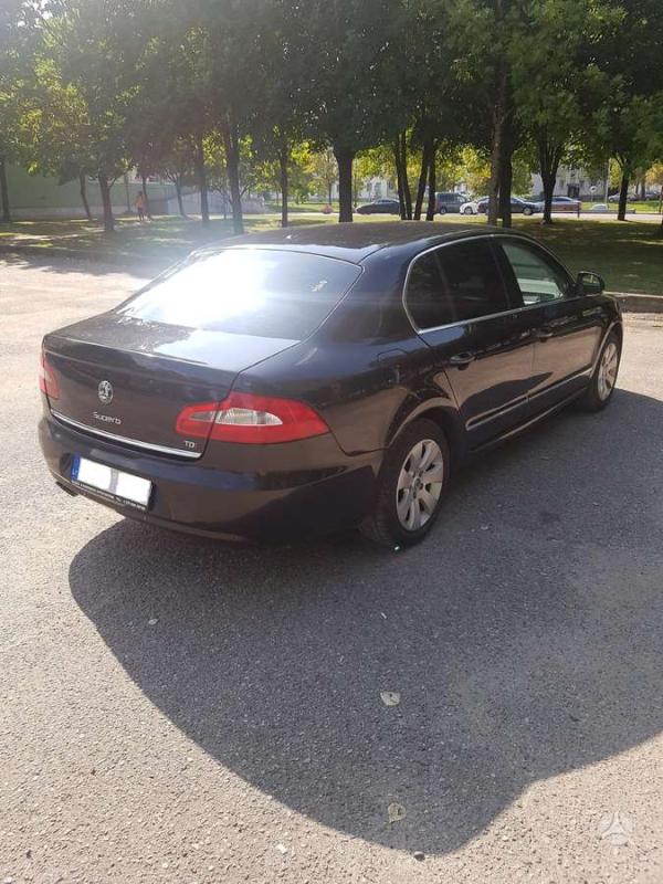 Melns Skoda SuperB 2011 Akmenė, ar dzinēja tilpumu 1.97 L un nobraukumu 400 tūkst. km par 4000 €, foto 7 vietnē AUTOMOTO.COM.LV