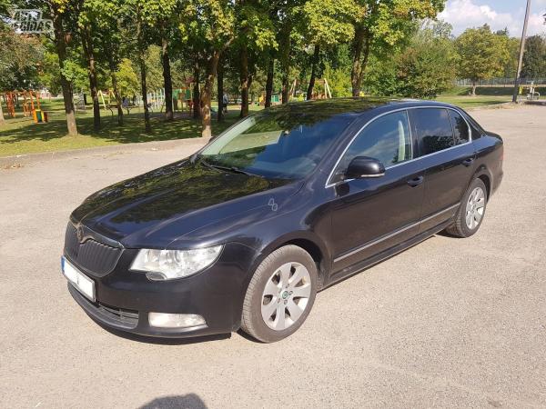Black Skoda SuperB 2011 in Akmene, with an engine capacity of 2.00 L and mileage of 400 thousand km for 4000 €, photo 2 on AUTOMOTO.COM.LV