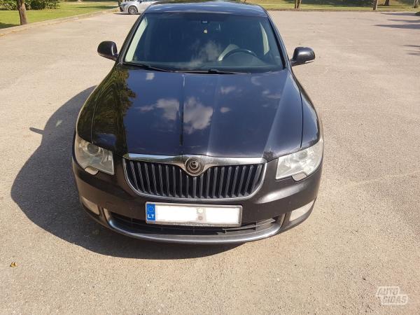 Black Skoda SuperB 2011 in Akmene, with an engine capacity of 2.00 L and mileage of 400 thousand km for 4000 €, photo 3 on AUTOMOTO.COM.LV