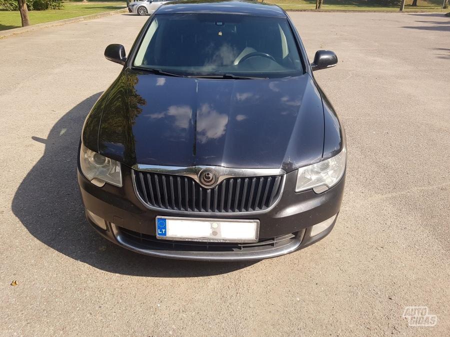 Black Skoda SuperB 2011 in Akmene, with an engine capacity of 2.00 L and mileage of 400 thousand km for 4000 €, photo 3 on AUTOMOTO.COM.LV