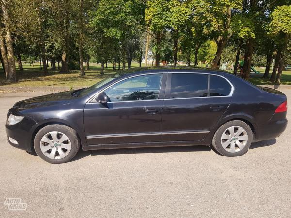 Black Skoda SuperB 2011 in Akmene, with an engine capacity of 2.00 L and mileage of 400 thousand km for 4000 €, photo 5 on AUTOMOTO.COM.LV