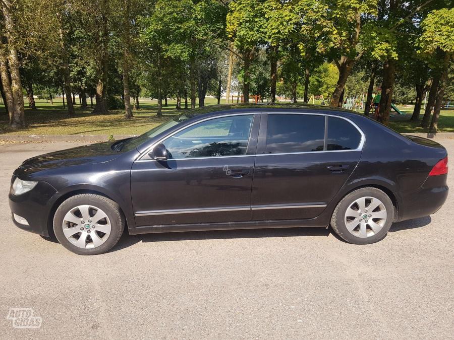Black Skoda SuperB 2011 in Akmene, with an engine capacity of 2.00 L and mileage of 400 thousand km for 4000 €, photo 5 on AUTOMOTO.COM.LV