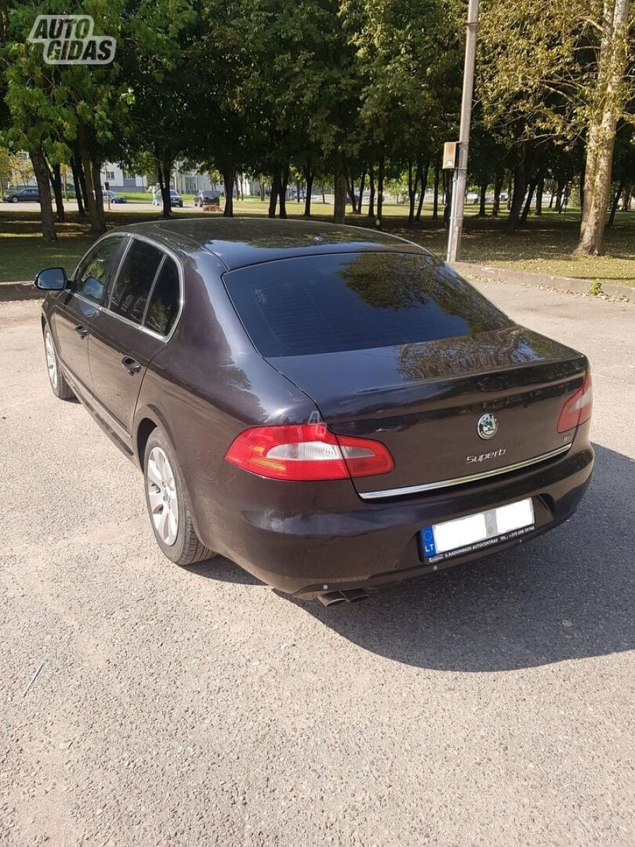 Black Skoda SuperB 2011 in Akmene, with an engine capacity of 2.00 L and mileage of 400 thousand km for 4000 €, photo 6 on AUTOMOTO.COM.LV