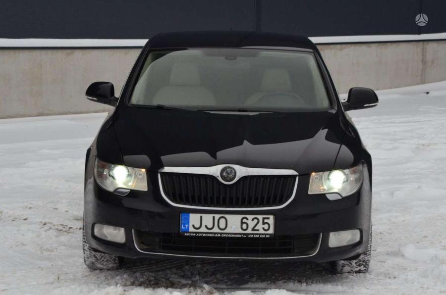 Melns Skoda SuperB 2011 Šauļi, ar dzinēja tilpumu 2.00 L un nobraukumu 290 tūkst. km par 3800 €, foto 4 vietnē AUTOMOTO.COM.LV
