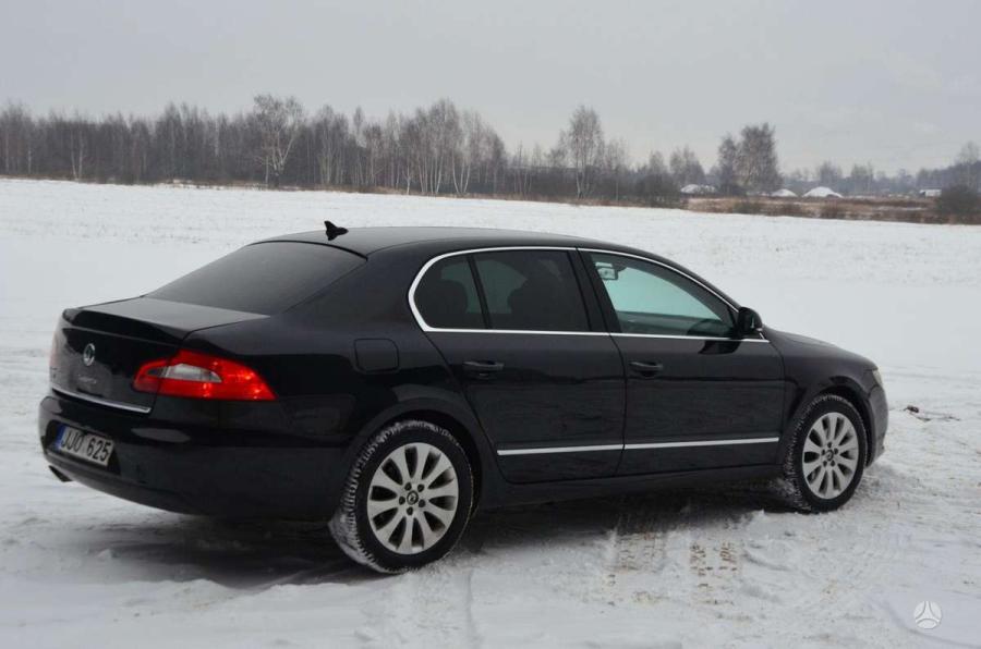 Melns Skoda SuperB 2011 Šauļi, ar dzinēja tilpumu 2.00 L un nobraukumu 290 tūkst. km par 3800 €, foto 8 vietnē AUTOMOTO.COM.LV