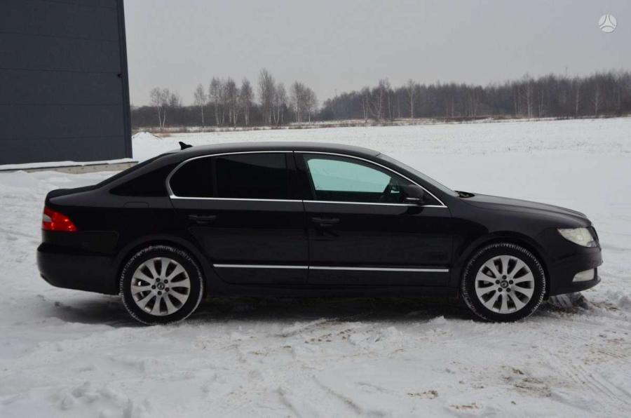 Melns Skoda SuperB 2011 Šauļi, ar dzinēja tilpumu 2.00 L un nobraukumu 290 tūkst. km par 3800 €, foto 9 vietnē AUTOMOTO.COM.LV