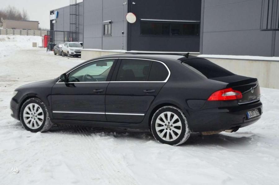 Melns Skoda SuperB 2011 Šauļi, ar dzinēja tilpumu 2.00 L un nobraukumu 290 tūkst. km par 3800 €, foto 15 vietnē AUTOMOTO.COM.LV