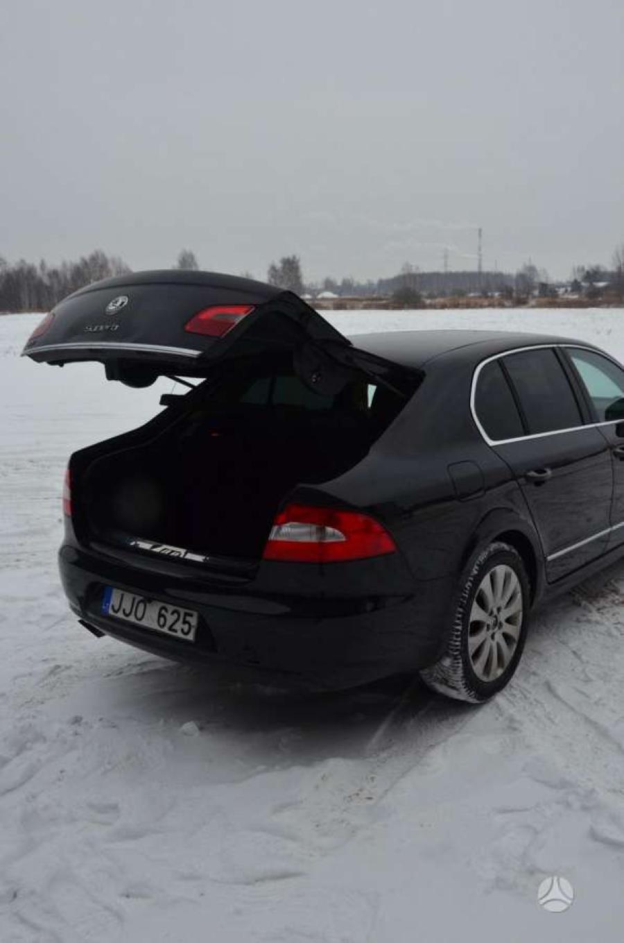 Melns Skoda SuperB 2011 Šauļi, ar dzinēja tilpumu 2.00 L un nobraukumu 290 tūkst. km par 3800 €, foto 28 vietnē AUTOMOTO.COM.LV